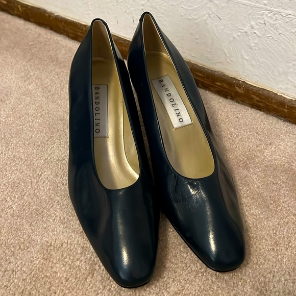 Bandolino | Shoes | Vintage Bandolino Navy Blue Pumps 75 Wide | Poshmark